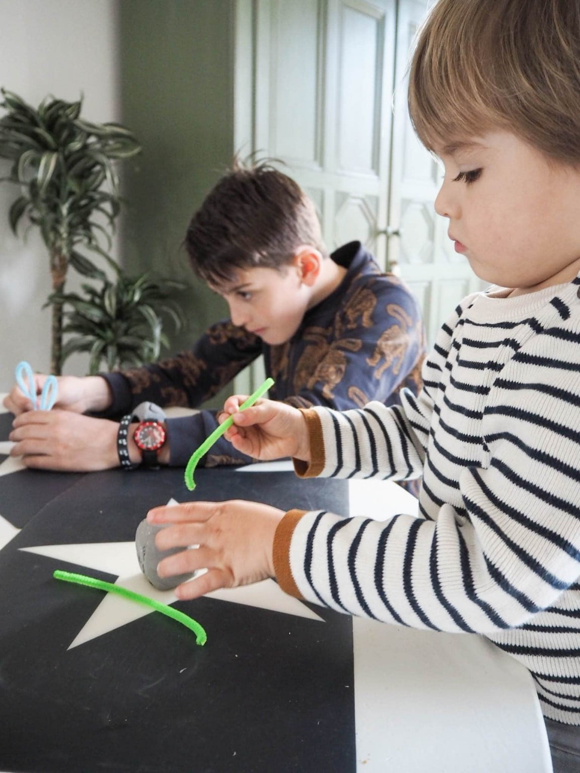 DIY paashazen van klei - Pasen diy - Een goed verhaal